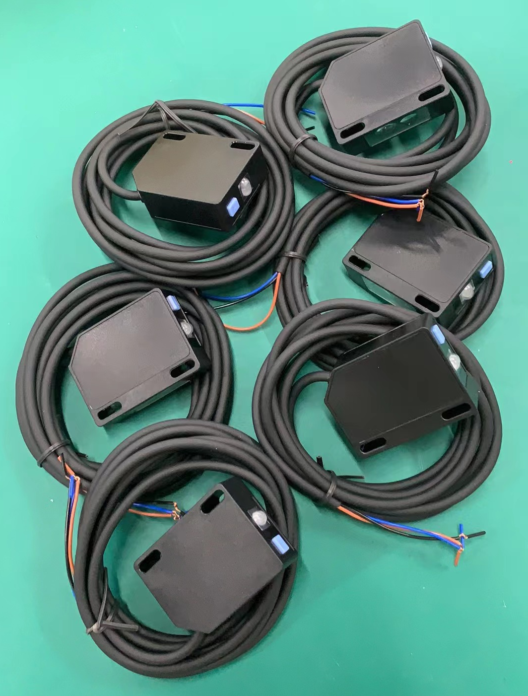 Production, inspection and delivery of fluorescent light detection ...